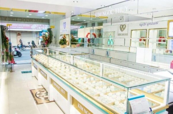 Tổng hợp 10+ mẫu tủ trưng bày vàng bạc đẹp, sang trọng